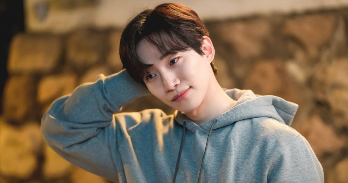 Lee Junho proves he's a true gentleman — leaves JYP after 17 years and ...